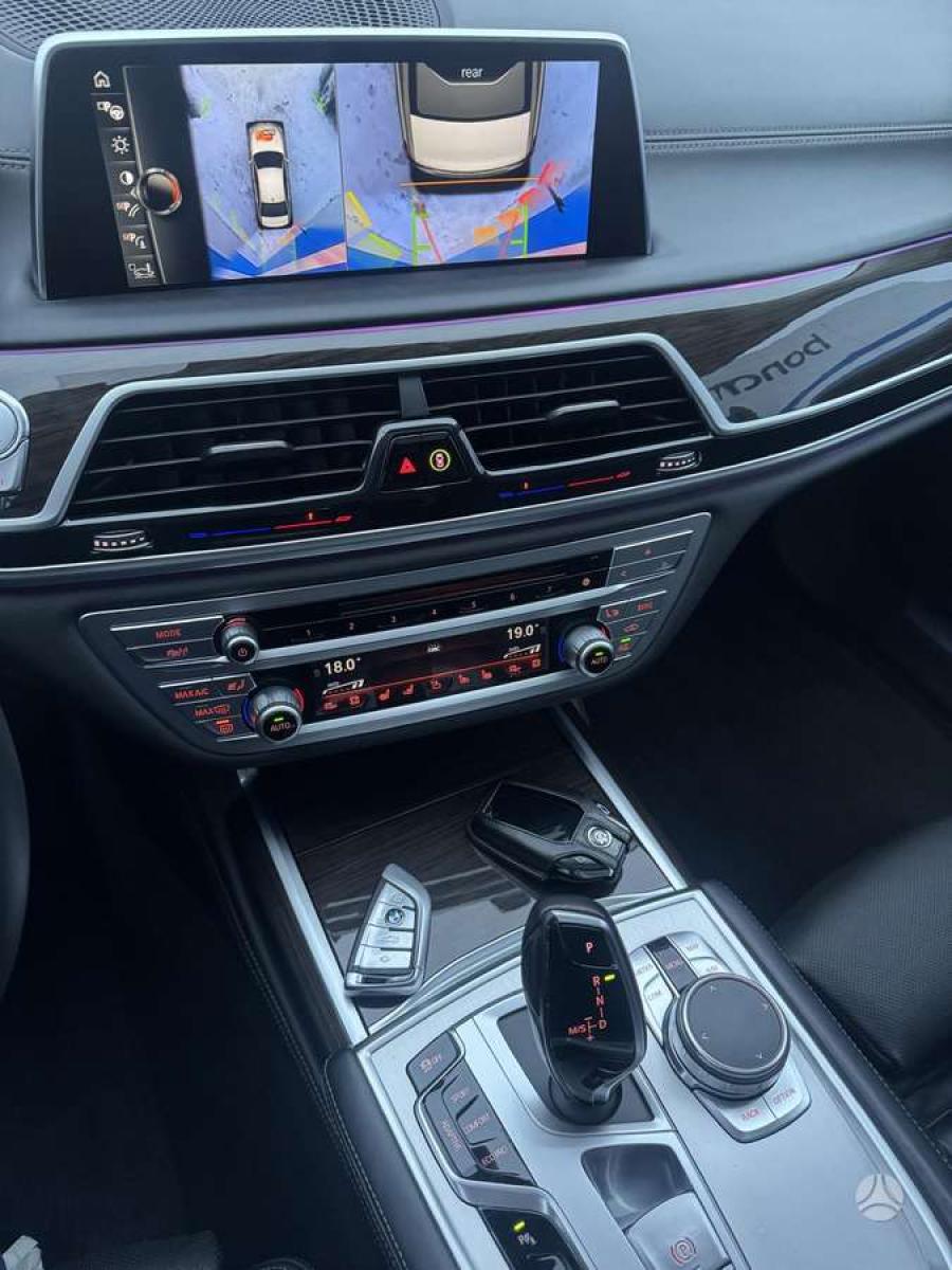 Melns BMW 740 2017 Kauņa, ar dzinēja tilpumu 3.00 L un nobraukumu 240 tūkst. km par 26999 €, foto 20 vietnē AUTOMOTO.COM.LV