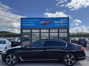 Black BMW 740 2017 in Vilnius, with an engine capacity of 3.00 L and mileage of 188 thousand km for 20750 €, photo 6 on AUTOMOTO.COM.LV