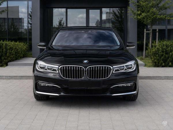 Melns BMW 740 2017 Viļņa, ar dzinēja tilpumu 3.00 L un nobraukumu 188 tūkst. km par 19350 €, foto 2 vietnē AUTOMOTO.COM.LV