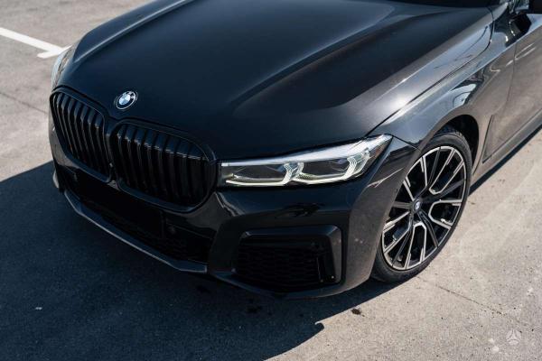 Melns BMW 740 2017 Viļņa, ar dzinēja tilpumu 3.00 L un nobraukumu 171 tūkst. km par 21900 €, foto 4 vietnē AUTOMOTO.COM.LV