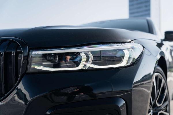 Melns BMW 740 2017 Viļņa, ar dzinēja tilpumu 3.00 L un nobraukumu 171 tūkst. km par 21900 €, foto 6 vietnē AUTOMOTO.COM.LV