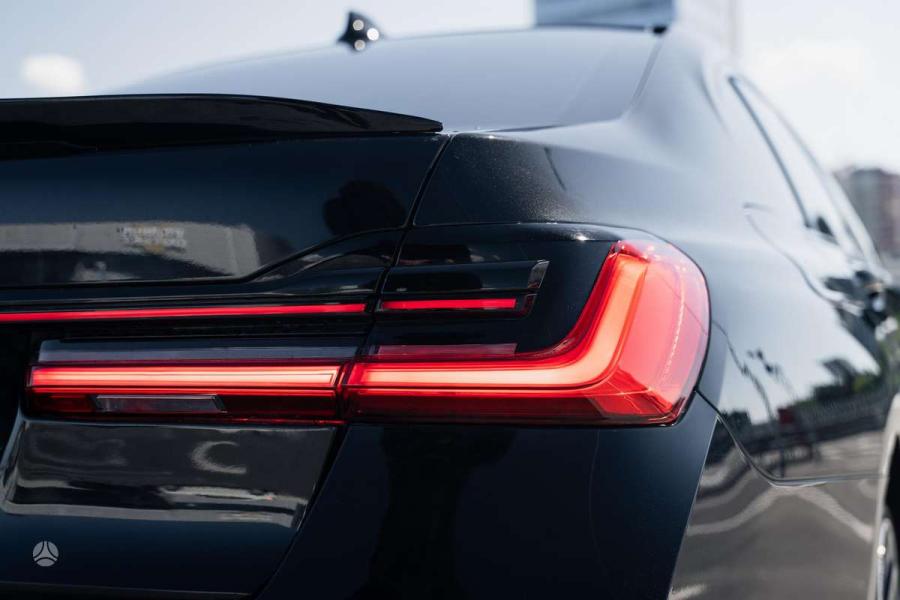 Melns BMW 740 2017 Viļņa, ar dzinēja tilpumu 3.00 L un nobraukumu 171 tūkst. km par 21900 €, foto 11 vietnē AUTOMOTO.COM.LV