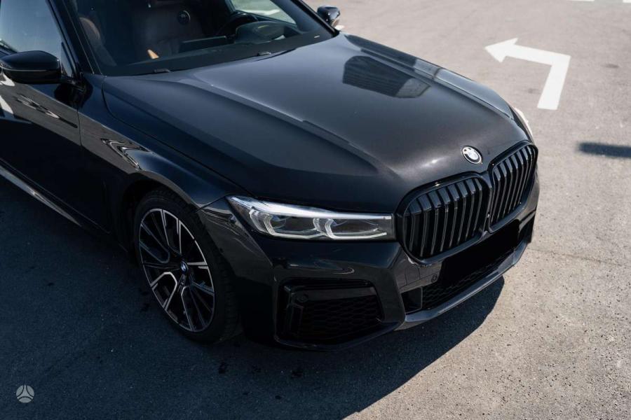 Melns BMW 740 2017 Viļņa, ar dzinēja tilpumu 3.00 L un nobraukumu 171 tūkst. km par 21900 €, foto 12 vietnē AUTOMOTO.COM.LV