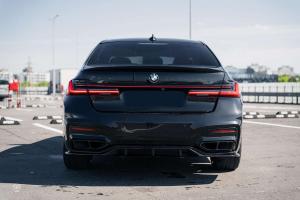 Melns BMW 740 2017 Viļņa, ar dzinēja tilpumu 3.00 L un nobraukumu 171 tūkst. km par 21900 €, foto 13 vietnē AUTOMOTO.COM.LV