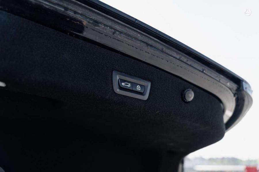 Melns BMW 740 2017 Viļņa, ar dzinēja tilpumu 3.00 L un nobraukumu 171 tūkst. km par 21900 €, foto 19 vietnē AUTOMOTO.COM.LV
