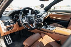 Melns BMW 740 2017 Viļņa, ar dzinēja tilpumu 3.00 L un nobraukumu 171 tūkst. km par 21900 €, foto 20 vietnē AUTOMOTO.COM.LV