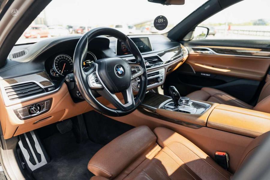 Melns BMW 740 2017 Viļņa, ar dzinēja tilpumu 3.00 L un nobraukumu 171 tūkst. km par 21900 €, foto 20 vietnē AUTOMOTO.COM.LV
