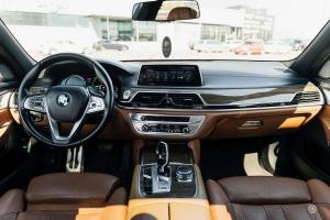 Melns BMW 740 2017 Viļņa, ar dzinēja tilpumu 3.00 L un nobraukumu 171 tūkst. km par 21900 €, foto 21 vietnē AUTOMOTO.COM.LV