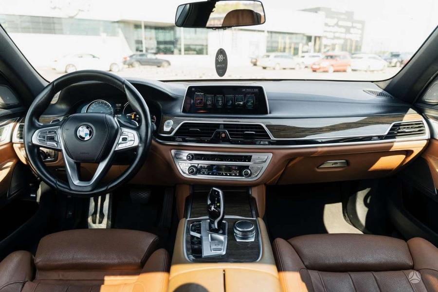 Melns BMW 740 2017 Viļņa, ar dzinēja tilpumu 3.00 L un nobraukumu 171 tūkst. km par 21900 €, foto 21 vietnē AUTOMOTO.COM.LV