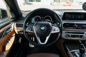 Melns BMW 740 2017 Viļņa, ar dzinēja tilpumu 3.00 L un nobraukumu 171 tūkst. km par 21900 €, foto 22 vietnē AUTOMOTO.COM.LV