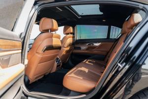 Melns BMW 740 2017 Viļņa, ar dzinēja tilpumu 3.00 L un nobraukumu 171 tūkst. km par 21900 €, foto 24 vietnē AUTOMOTO.COM.LV