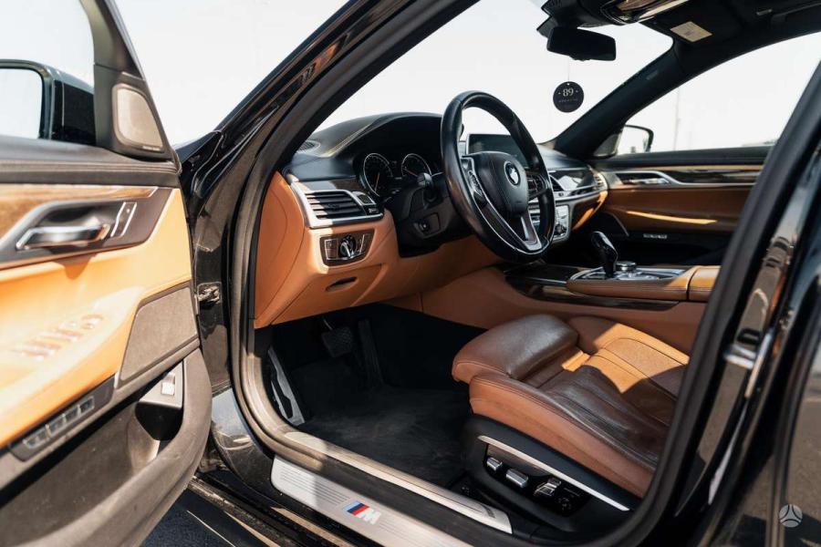 Melns BMW 740 2017 Viļņa, ar dzinēja tilpumu 3.00 L un nobraukumu 171 tūkst. km par 21900 €, foto 27 vietnē AUTOMOTO.COM.LV