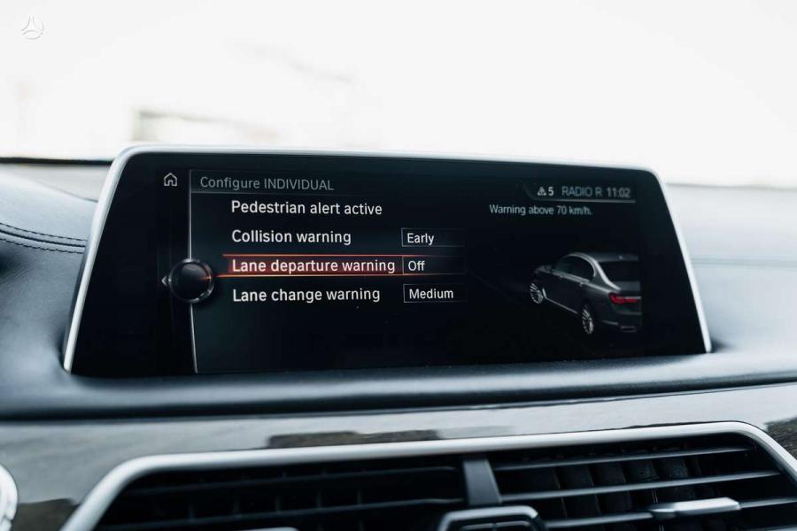 Melns BMW 740 2017 Viļņa, ar dzinēja tilpumu 3.00 L un nobraukumu 171 tūkst. km par 21900 €, foto 34 vietnē AUTOMOTO.COM.LV