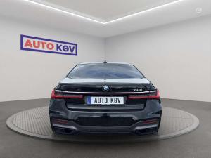 Black BMW 740 2019 in Vilnius, with an engine capacity of 3.00 L and mileage of 330 thousand km for 30999 €, photo 5 on AUTOMOTO.COM.LV