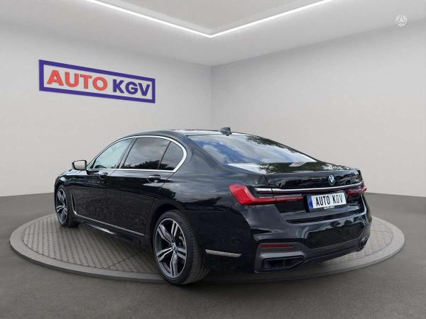 BMW 740 2019 Viļņa vietnē Melns BMW 740 2019 Viļņa, ar dzinēja tilpumu 3.00 L un nobraukumu 330 tūkst. km par 30999 €, foto 4 vietnē AUTOMOTO.COM.LV