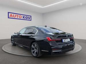 Melns BMW 740 2019 Viļņa, ar dzinēja tilpumu 3.00 L un nobraukumu 330 tūkst. km par 30999 €, foto 4 vietnē AUTOMOTO.COM.LV