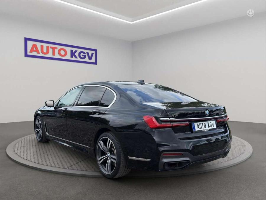 Melns BMW 740 2019 Viļņa, ar dzinēja tilpumu 3.00 L un nobraukumu 330 tūkst. km par 30999 €, foto 4 vietnē AUTOMOTO.COM.LV