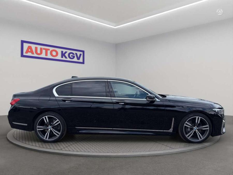 Melns BMW 740 2019 Viļņa, ar dzinēja tilpumu 3.00 L un nobraukumu 330 tūkst. km par 30999 €, foto 7 vietnē AUTOMOTO.COM.LV