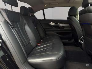 Melns BMW 740 2019 Viļņa, ar dzinēja tilpumu 3.00 L un nobraukumu 330 tūkst. km par 30999 €, foto 11 vietnē AUTOMOTO.COM.LV
