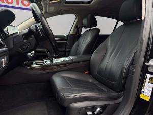 Melns BMW 740 2019 Viļņa, ar dzinēja tilpumu 3.00 L un nobraukumu 330 tūkst. km par 30999 €, foto 16 vietnē AUTOMOTO.COM.LV
