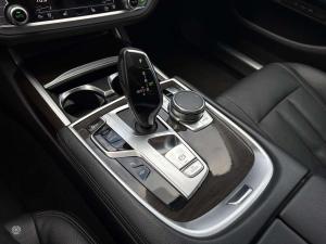 Melns BMW 740 2019 Viļņa, ar dzinēja tilpumu 3.00 L un nobraukumu 330 tūkst. km par 30999 €, foto 17 vietnē AUTOMOTO.COM.LV