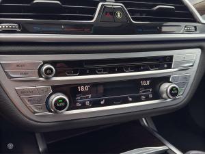 Melns BMW 740 2019 Viļņa, ar dzinēja tilpumu 3.00 L un nobraukumu 330 tūkst. km par 30999 €, foto 18 vietnē AUTOMOTO.COM.LV