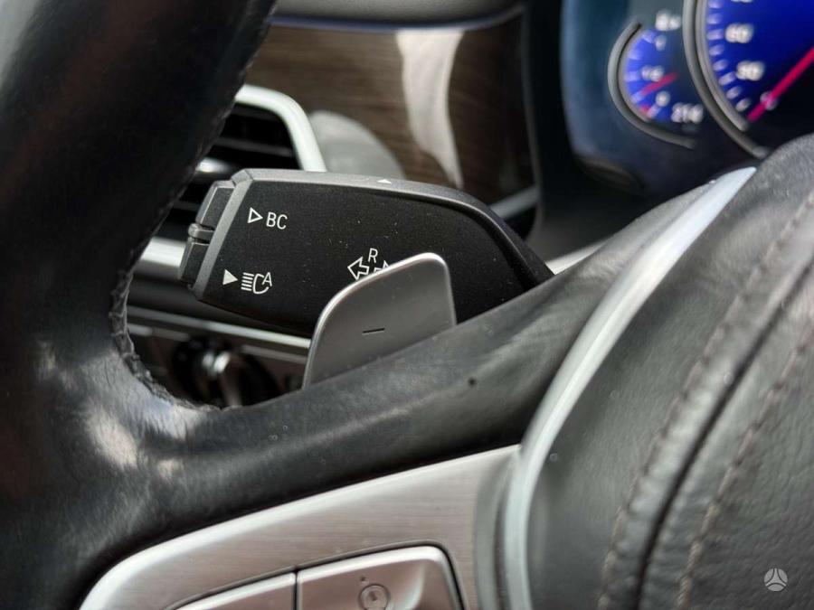 Melns BMW 740 2019 Viļņa, ar dzinēja tilpumu 3.00 L un nobraukumu 330 tūkst. km par 30999 €, foto 20 vietnē AUTOMOTO.COM.LV