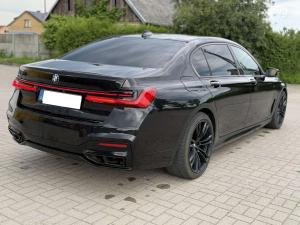 Black BMW 740 2019 in Taurage, with an engine capacity of 0.00 L and mileage of 118 thousand km for 30999 €, photo 6 on AUTOMOTO.COM.LV