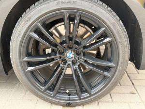 Black BMW 740 2019 in Taurage, with an engine capacity of 0.00 L and mileage of 118 thousand km for 30999 €, photo 23 on AUTOMOTO.COM.LV