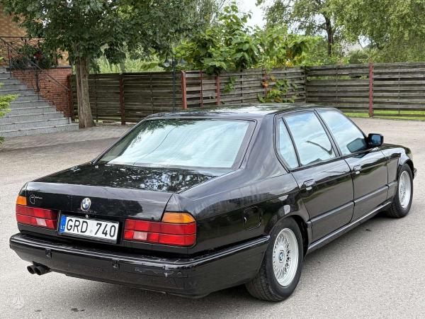 Black BMW 740 1994 in Kretinga, with an engine capacity of 3.98 L and mileage of 340 thousand km for 5200 €, photo 7 on AUTOMOTO.COM.LV