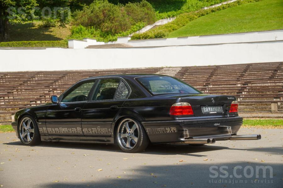 Black BMW 740 1995 in Riga, with an engine capacity of 4.00 L and mileage of 288 thousand km for 3950 €, photo 5 on AUTOMOTO.COM.LV