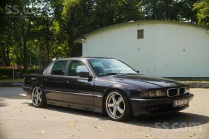 Black BMW 740 1995 in Riga, with an engine capacity of 4.00 L and mileage of 288 thousand km for 3950 €, photo 10 on AUTOMOTO.COM.LV