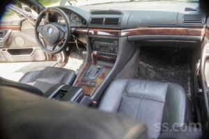 Black BMW 740 1995 in Riga, with an engine capacity of 4.00 L and mileage of 288 thousand km for 3950 €, photo 17 on AUTOMOTO.COM.LV