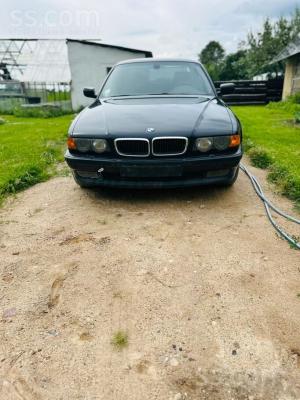 Melns BMW 740 1998 Saldus, ar dzinēja tilpumu 4.40 L un nobraukumu 185 tūkst. km par 1000 €, foto 2 vietnē AUTOMOTO.COM.LV