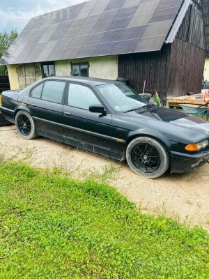 Melns BMW 740 1998 Saldus, ar dzinēja tilpumu 4.40 L un nobraukumu 185 tūkst. km par 1000 €, foto 3 vietnē AUTOMOTO.COM.LV