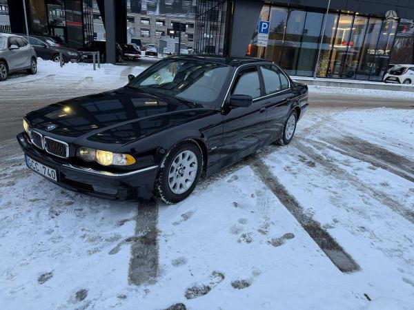 Black BMW 740 2000 in Kaunas, with an engine capacity of 3.90 L and mileage of 450 thousand km for 6500 €, photo 2 on AUTOMOTO.COM.LV