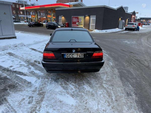 Black BMW 740 2000 in Kaunas, with an engine capacity of 3.90 L and mileage of 450 thousand km for 6500 €, photo 6 on AUTOMOTO.COM.LV