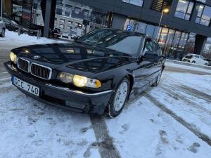 Black BMW 740 2000 in Kaunas, with an engine capacity of 3.90 L and mileage of 450 thousand km for 6500 €, photo 7 on AUTOMOTO.COM.LV