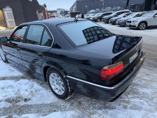 Black BMW 740 2000 in Kaunas, with an engine capacity of 3.90 L and mileage of 450 thousand km for 6500 €, photo 10 on AUTOMOTO.COM.LV