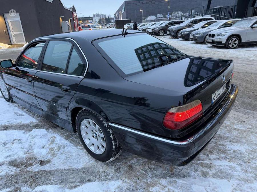 Black BMW 740 2000 in Kaunas, with an engine capacity of 3.90 L and mileage of 450 thousand km for 6500 €, photo 10 on AUTOMOTO.COM.LV