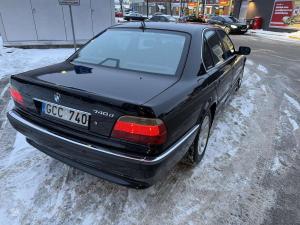 Black BMW 740 2000 in Kaunas, with an engine capacity of 3.90 L and mileage of 450 thousand km for 6500 €, photo 12 on AUTOMOTO.COM.LV