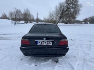 Black BMW 740 2000 in Panevezys, with an engine capacity of 4.00 L and mileage of 302 thousand km for 6000 €, photo 6 on AUTOMOTO.COM.LV