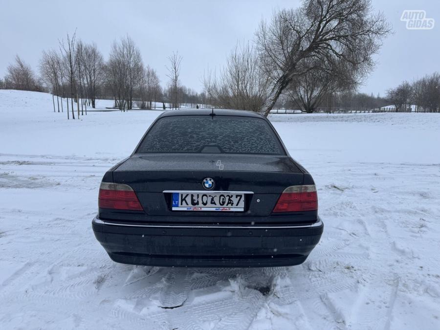 Black BMW 740 2000 in Panevezys, with an engine capacity of 4.00 L and mileage of 302 thousand km for 6000 €, photo 6 on AUTOMOTO.COM.LV