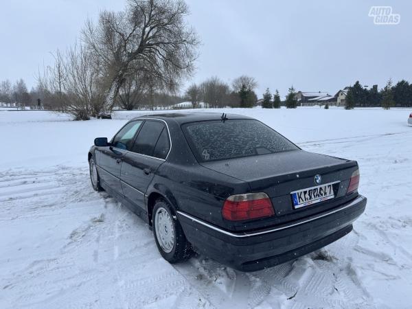 Black BMW 740 2000 in Panevezys, with an engine capacity of 4.00 L and mileage of 302 thousand km for 6000 €, photo 7 on AUTOMOTO.COM.LV