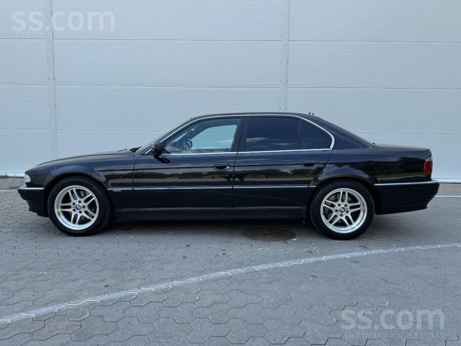 Black BMW 740 2000 in Riga, with an engine capacity of 4.00 L and mileage of 0 thousand km for 12000 €, photo 4 on AUTOMOTO.COM.LV