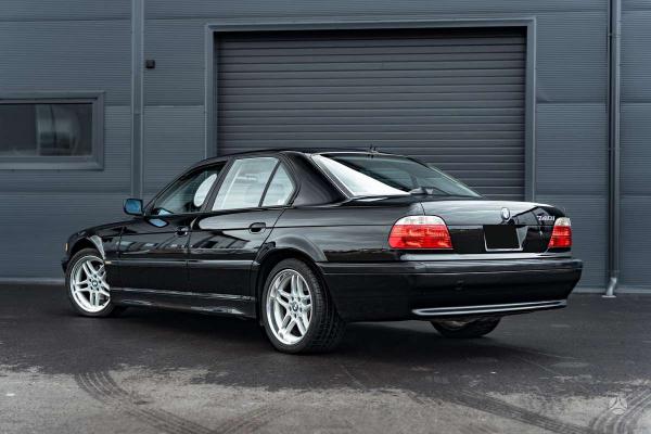 Melns BMW 740 2001 Viļņa, ar dzinēja tilpumu 4.40 L un nobraukumu 216 tūkst. km par 22000 €, foto 3 vietnē AUTOMOTO.COM.LV