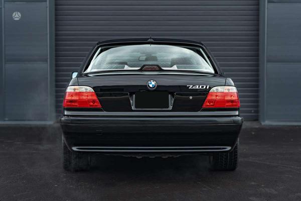 Melns BMW 740 2001 Viļņa, ar dzinēja tilpumu 4.40 L un nobraukumu 216 tūkst. km par 22000 €, foto 4 vietnē AUTOMOTO.COM.LV