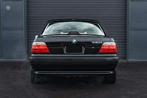 Melns BMW 740 2001 Viļņa, ar dzinēja tilpumu 4.40 L un nobraukumu 216 tūkst. km par 22000 €, foto 5 vietnē AUTOMOTO.COM.LV