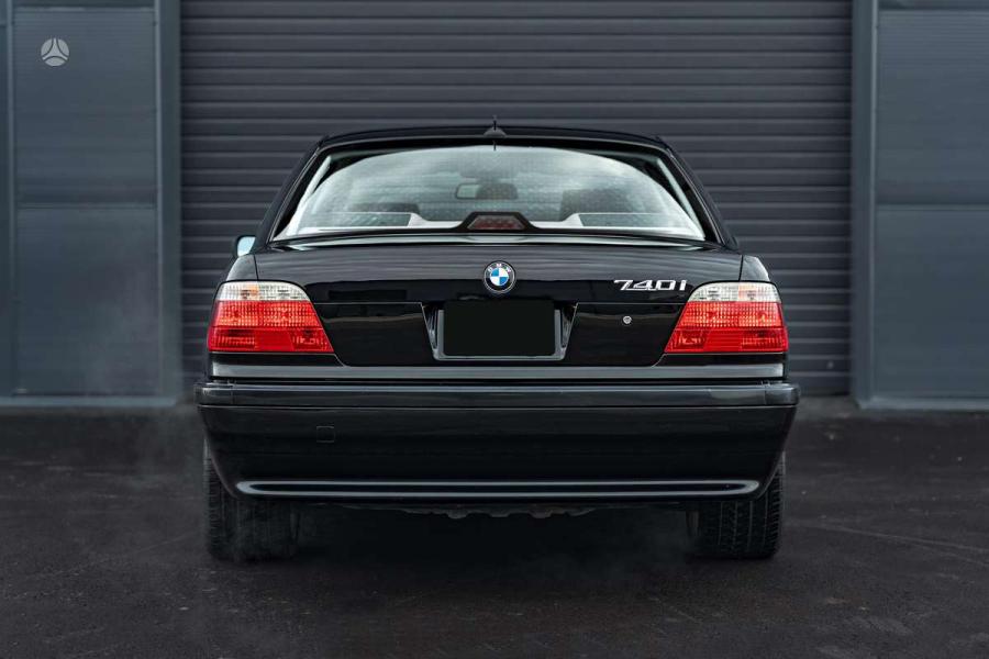 Melns BMW 740 2001 Viļņa, ar dzinēja tilpumu 4.40 L un nobraukumu 216 tūkst. km par 22000 €, foto 5 vietnē AUTOMOTO.COM.LV