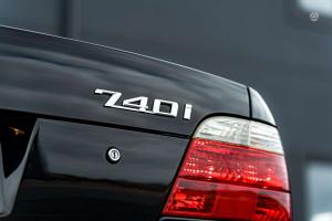 Melns BMW 740 2001 Viļņa, ar dzinēja tilpumu 4.40 L un nobraukumu 216 tūkst. km par 22000 €, foto 12 vietnē AUTOMOTO.COM.LV
